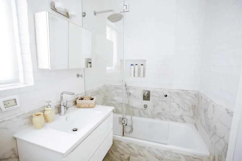 Beautiful Baka Triplex on The Rakevet - Israel Home