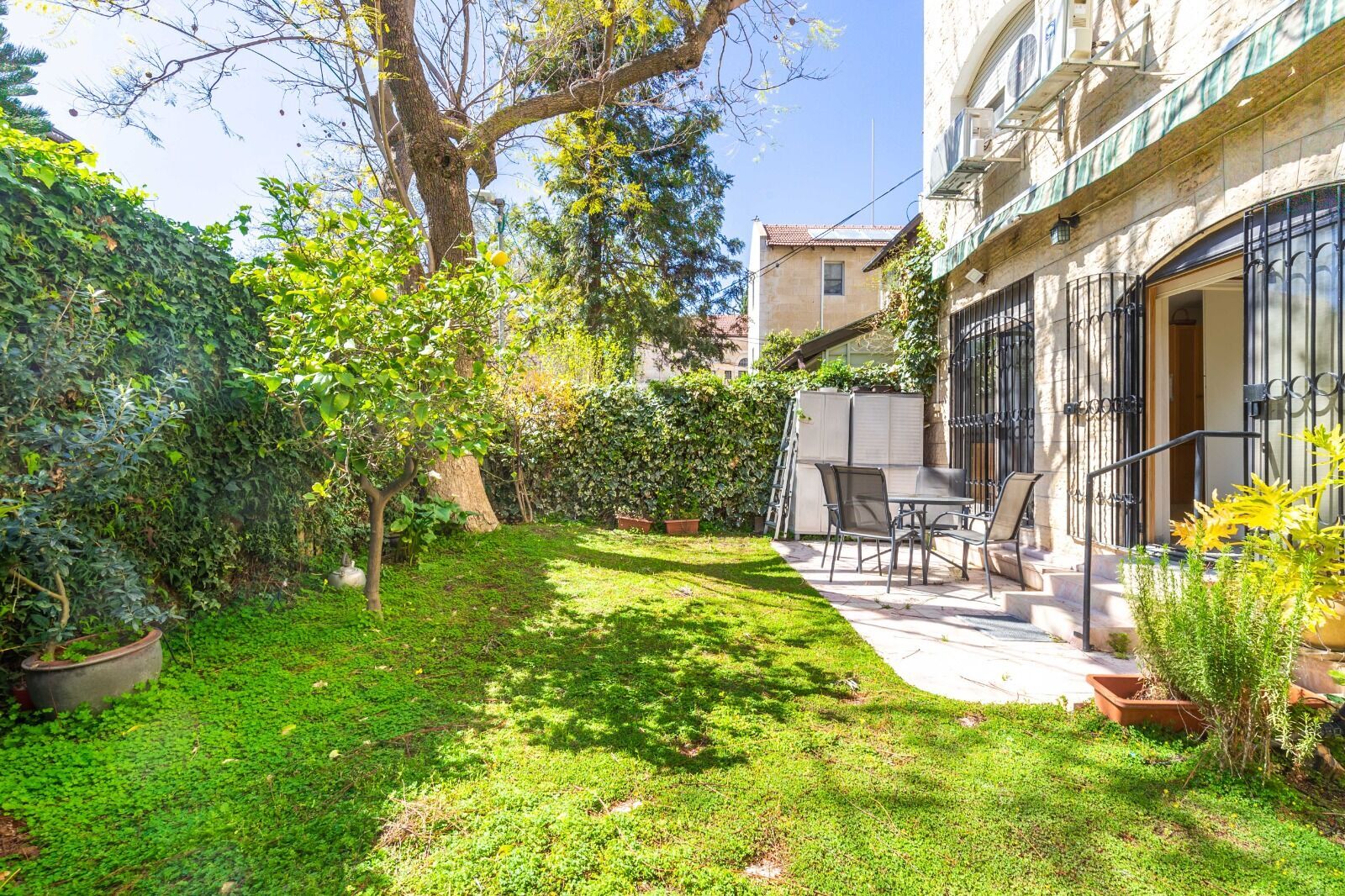 Duplex Garden Apartment in Baka - Israel Home