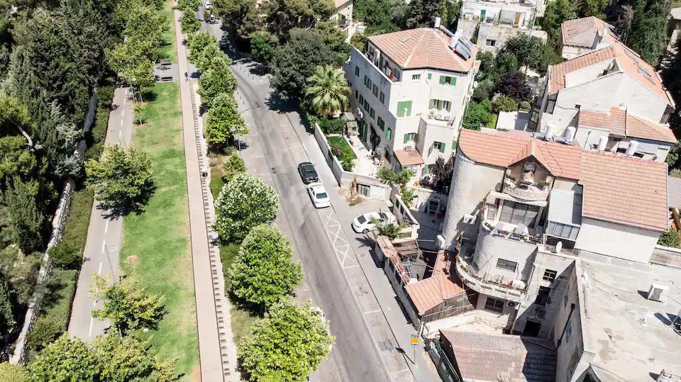 Beautiful Baka Triplex on The Rakevet - Israel Home