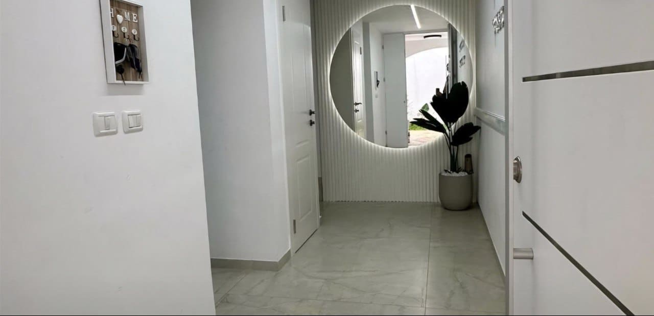 Spacious 5 Bedroom Apartment - Israel Home